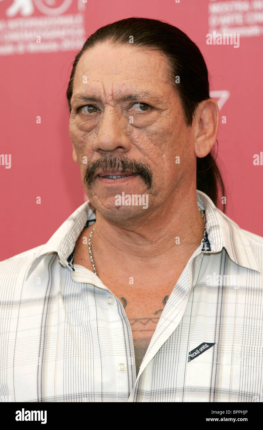 Danny trejo machete 2010 hi-res stock photography and images - Alamy
