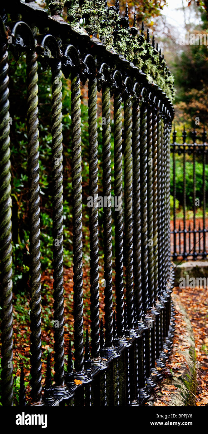 Boundary railings hi-res stock photography and images - Alamy