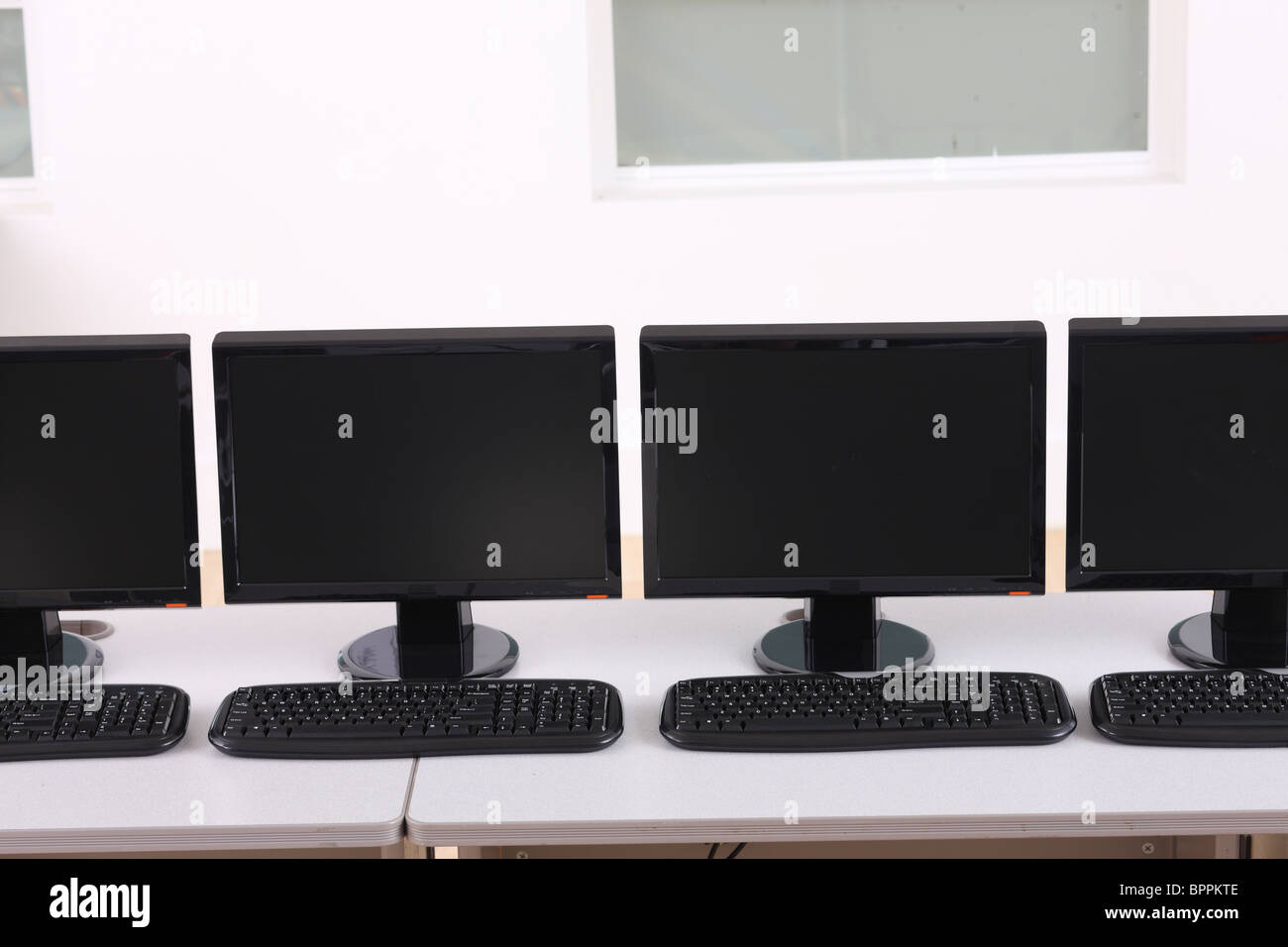 Row or headstones hi-res stock photography and images - Alamy