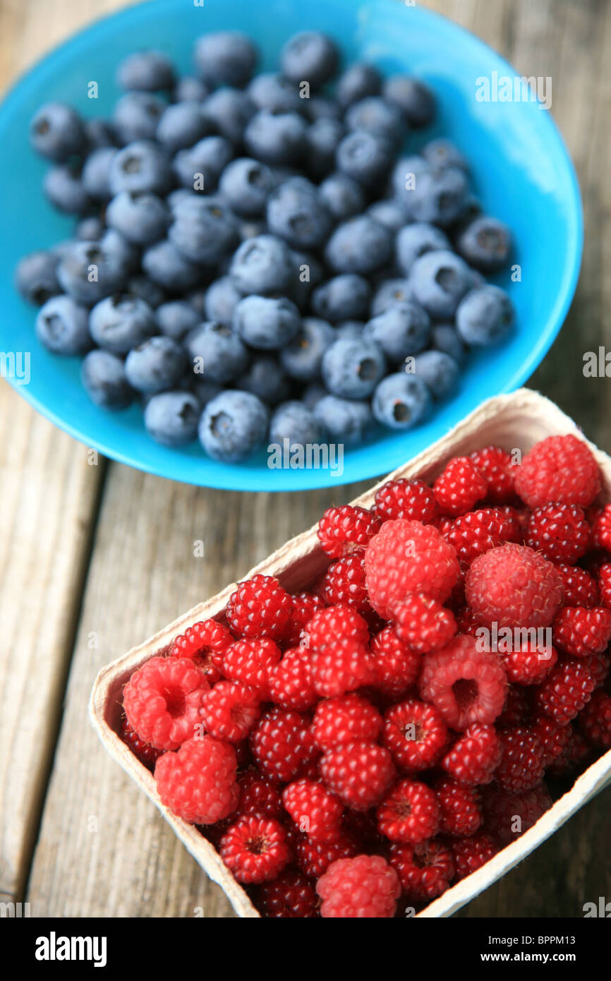 Blueberries and raspberries Stock Photo - Alamy