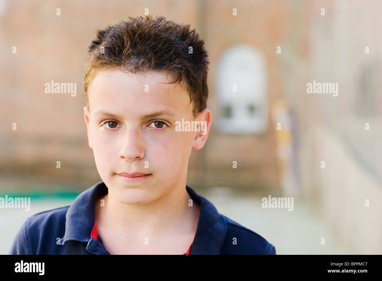 Uncertain looking children hi-res stock photography and images - Alamy