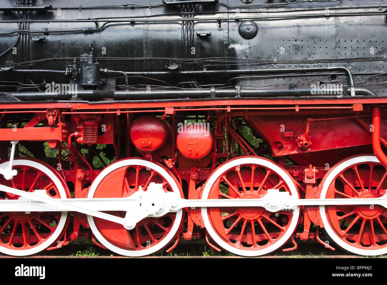 Close up of train wheels hi-res stock photography and images - Alamy