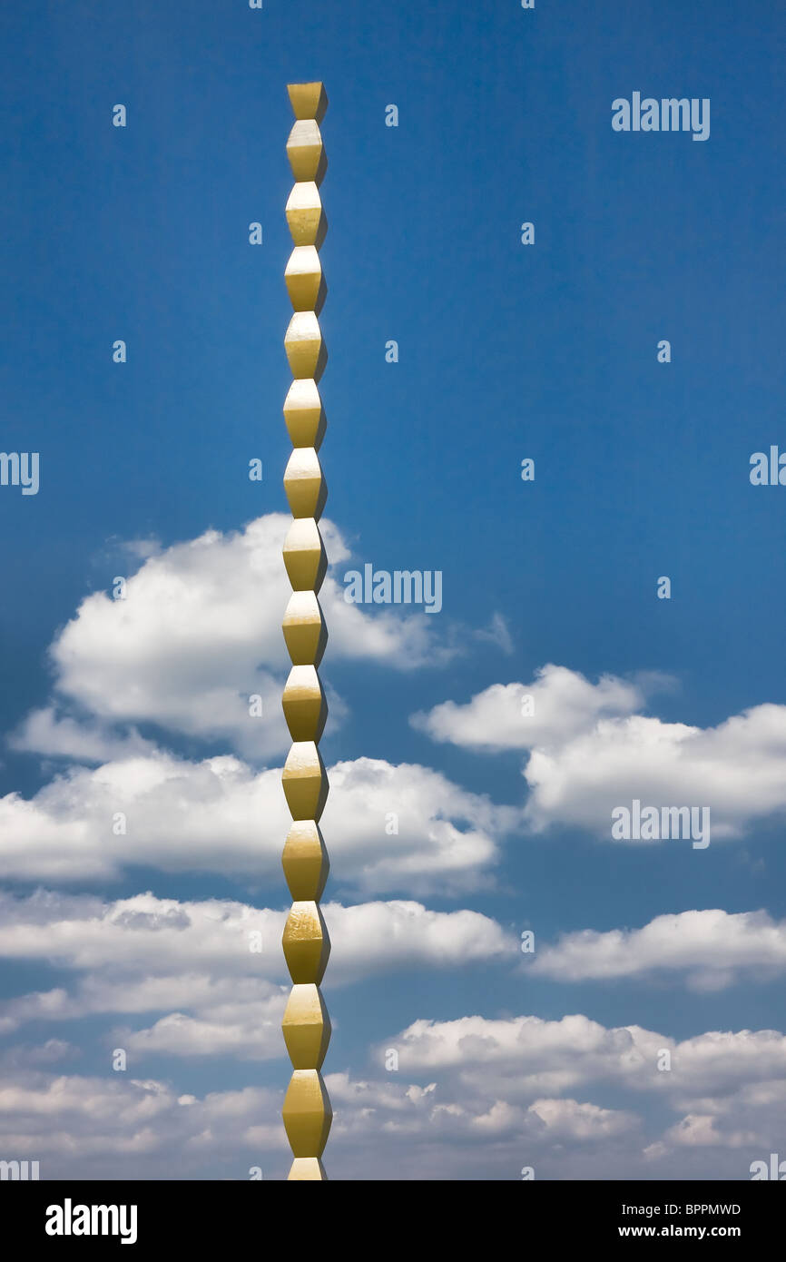 Brancusi's Infinite Column in Targu Jiu, Romania Stock Photo - Alamy