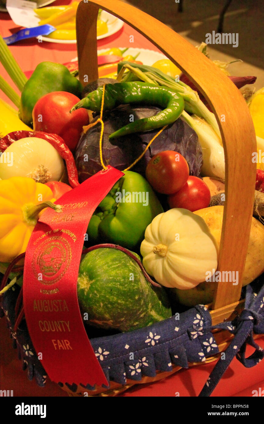 Fairgrounds fair county country High Resolution Stock Photography and ...