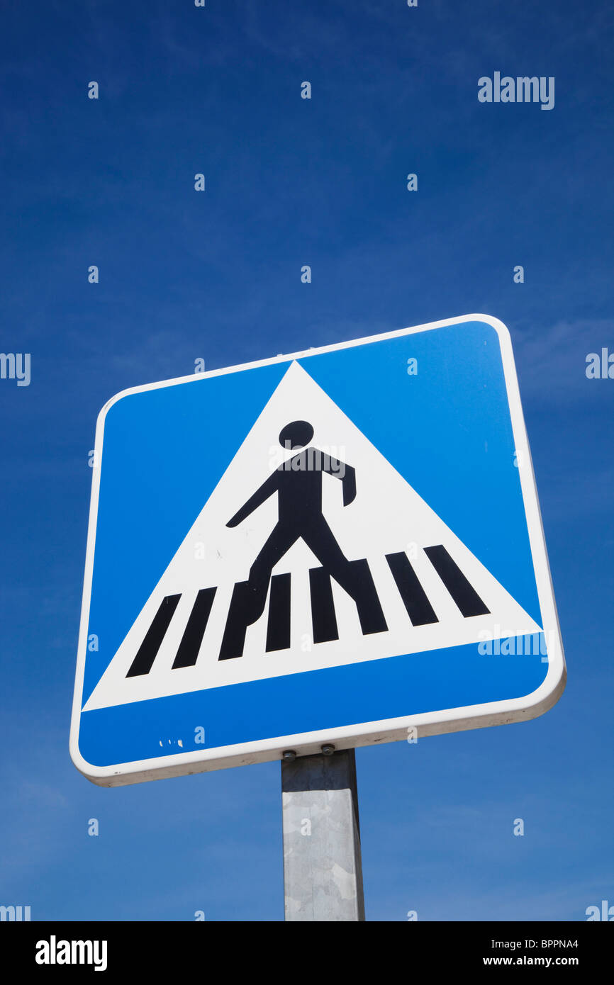 Cross Road Sign Stock Photos & Cross Road Sign Stock Images - Alamy