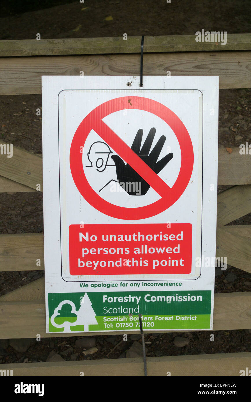 Forest forestry commission warning sign hi-res stock photography and ...