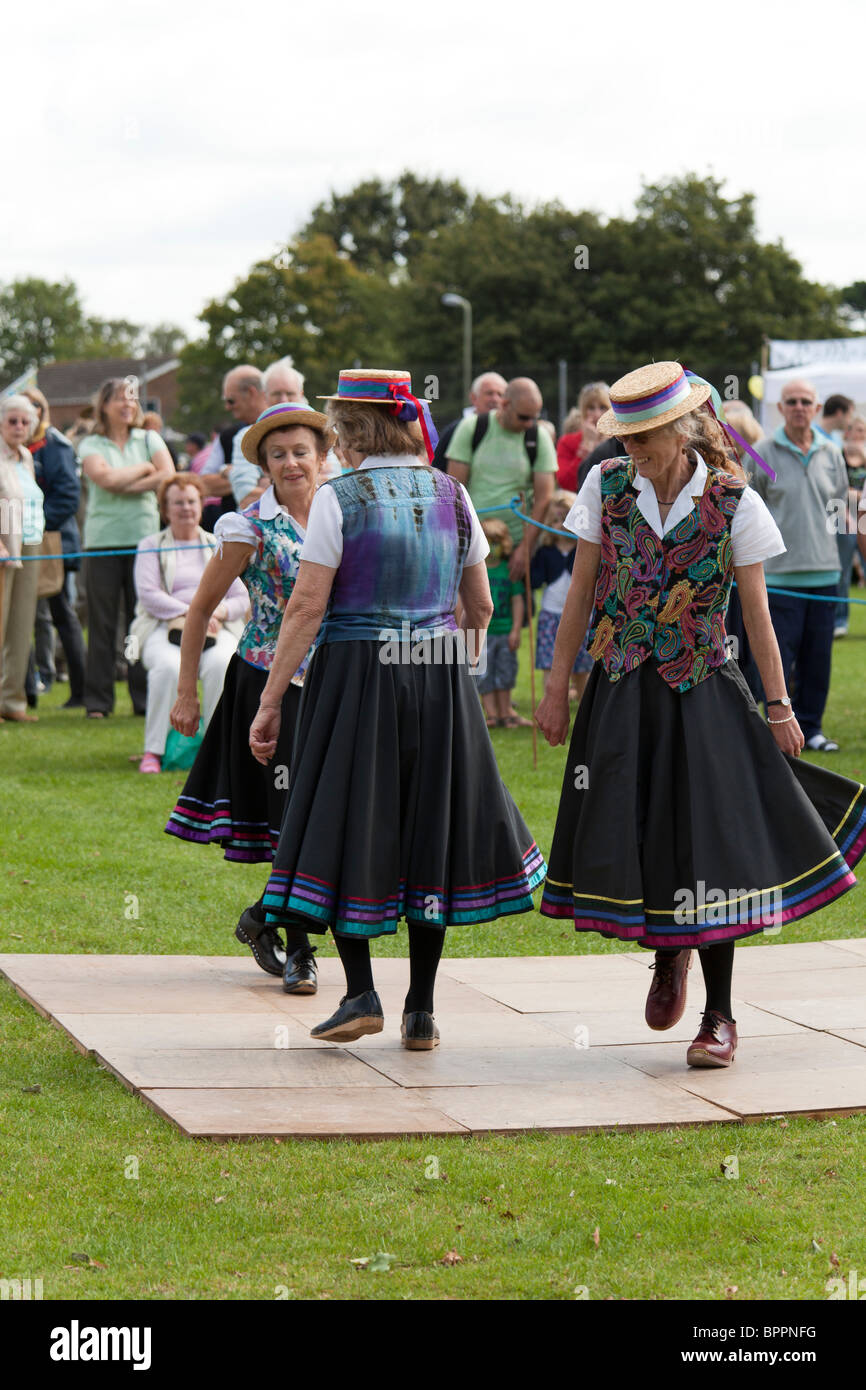 traditional step dancing demonstration with violin and accordian ...