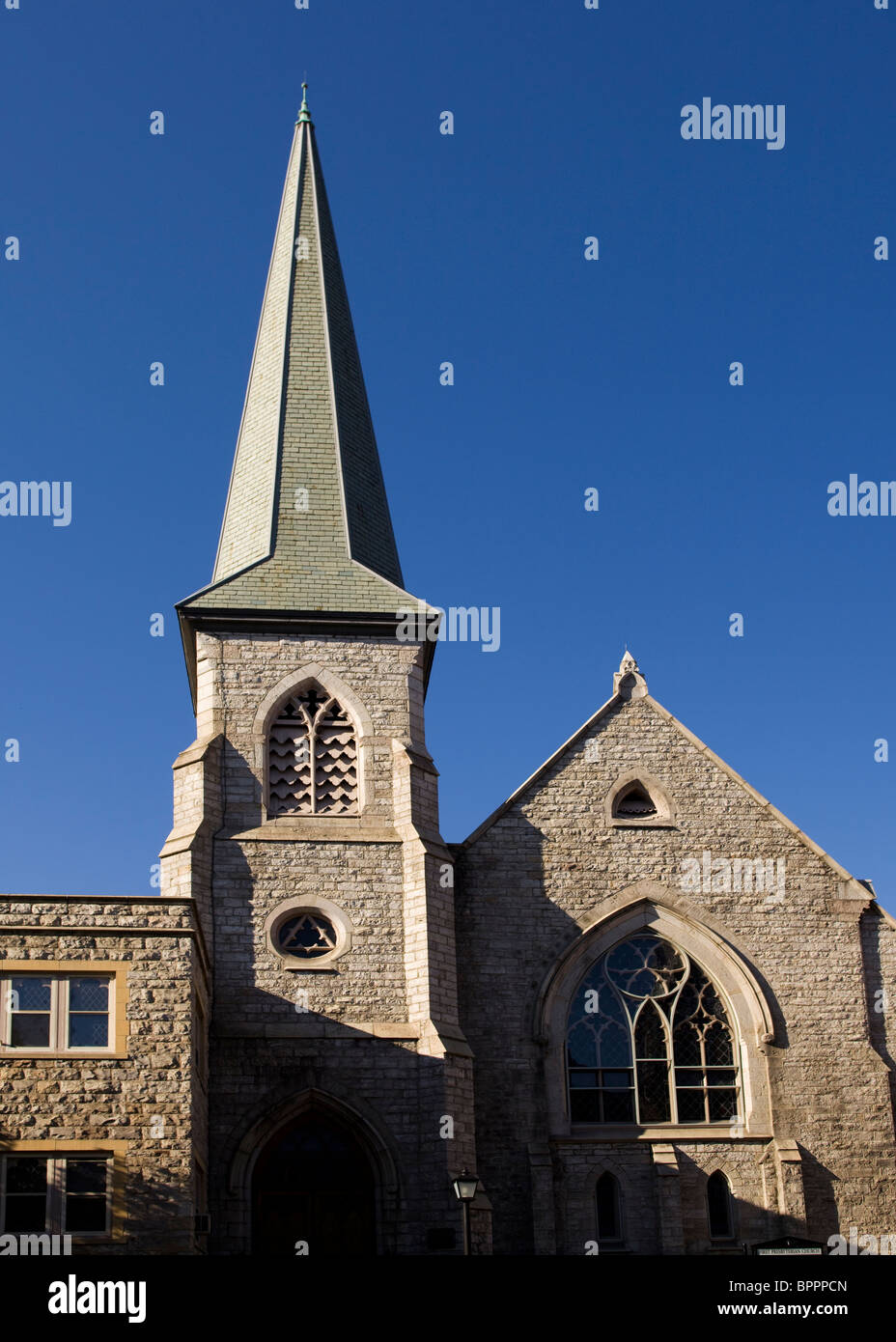 Blue sky and church hi-res stock photography and images - Alamy