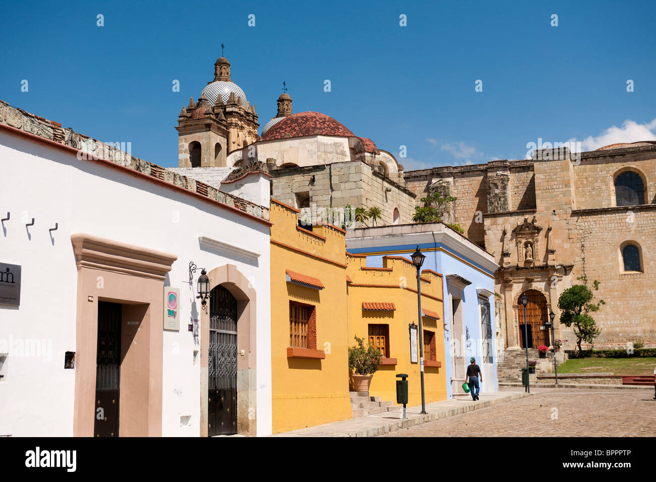 Street scene with Iglesia de Santo Domingo in the background, Oaxaca ...