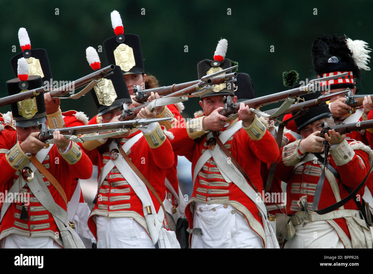 Aiming Brown Bess Muskets Napoleonic Redcoats 1792-1815. Brown Bess ...