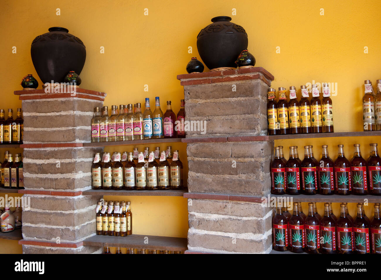 Mescal shop, local alcoholic drink of choice, Oaxaca, Mexico Stock ...