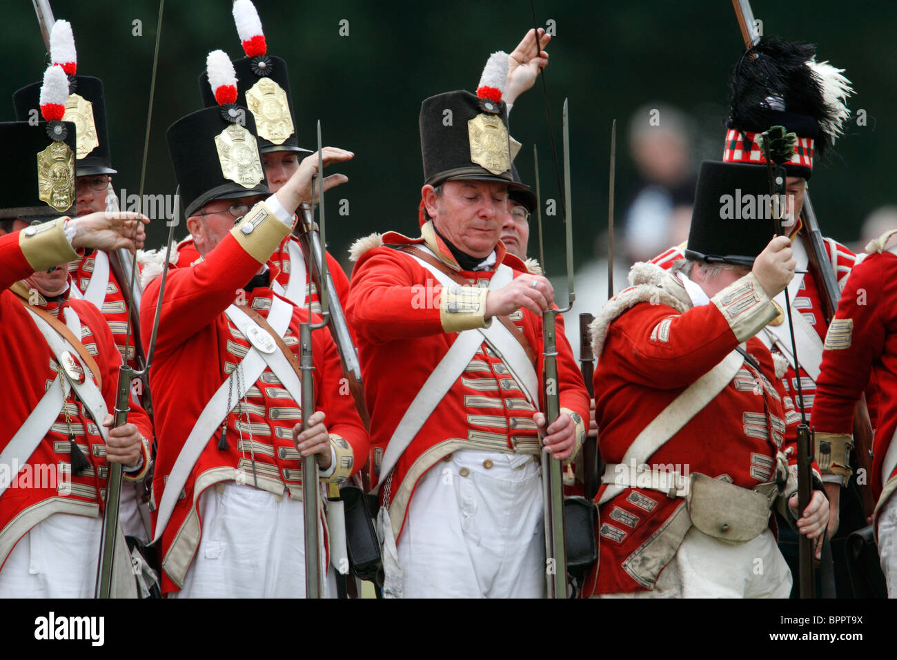 Loading Brown Bess Muskets Napoleonic Redcoats 1792-1815. Brown Bess ...