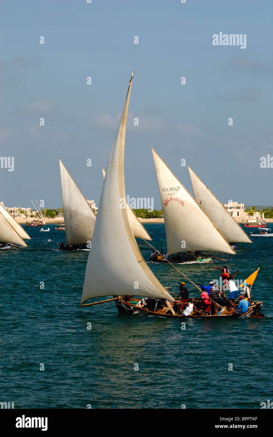 Dhow race kenya hi-res stock photography and images - Alamy