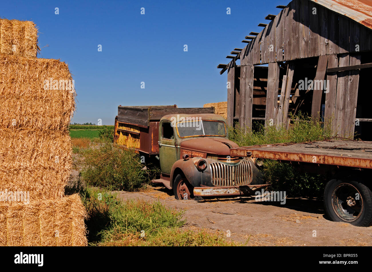 Old farm truck hi-res stock photography and images - Alamy