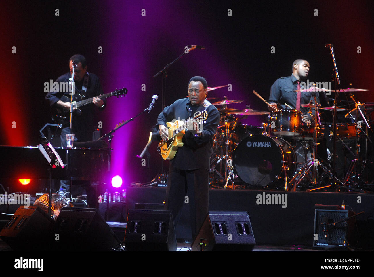 George Benson Grammy High Resolution Stock Photography and Images - Alamy