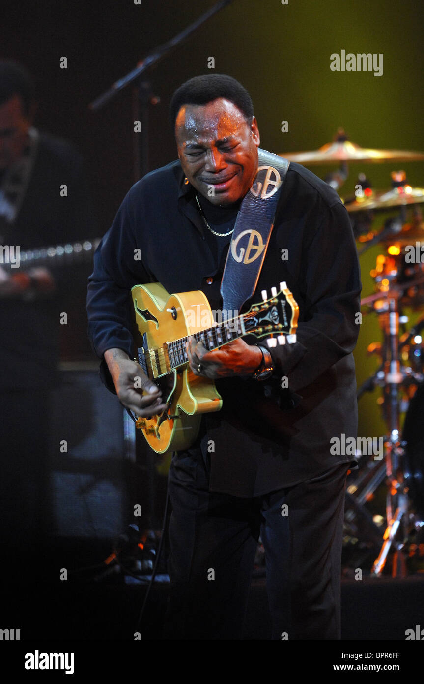 George Benson Grammy High Resolution Stock Photography and Images - Alamy