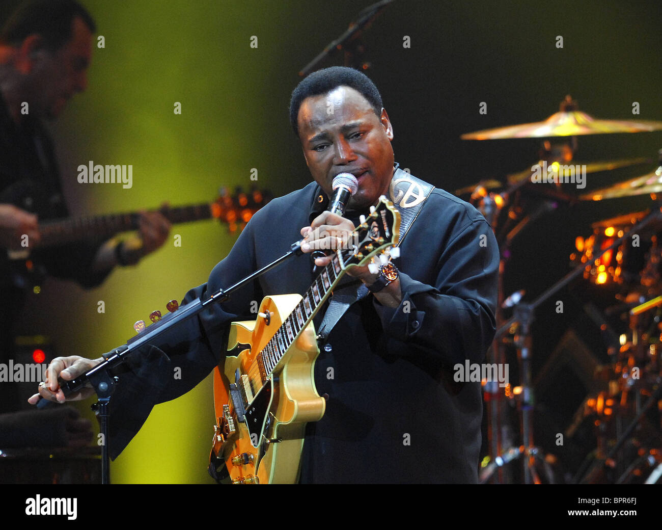 George Benson Grammy High Resolution Stock Photography and Images - Alamy