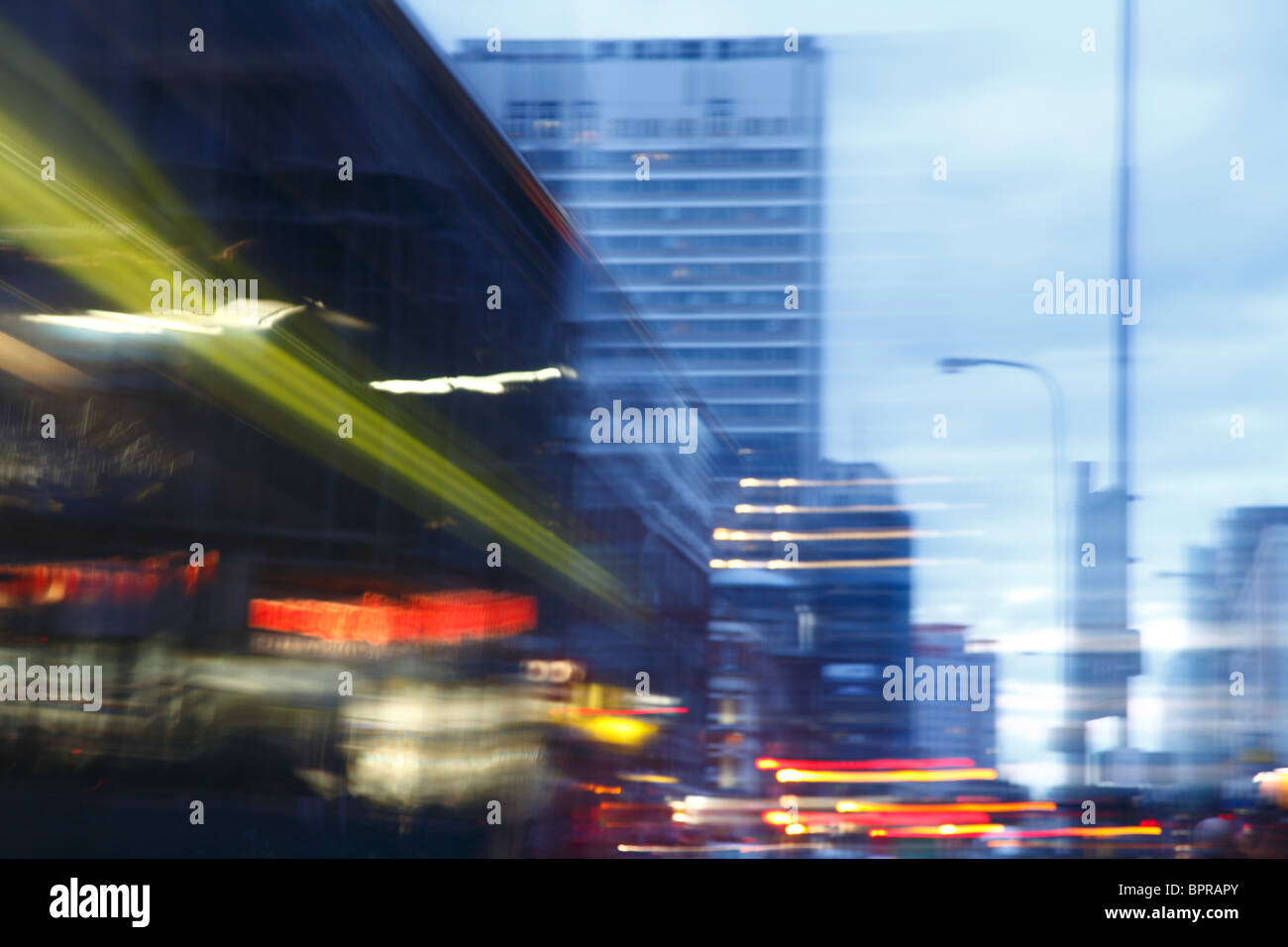 Dusk london street hi-res stock photography and images - Alamy