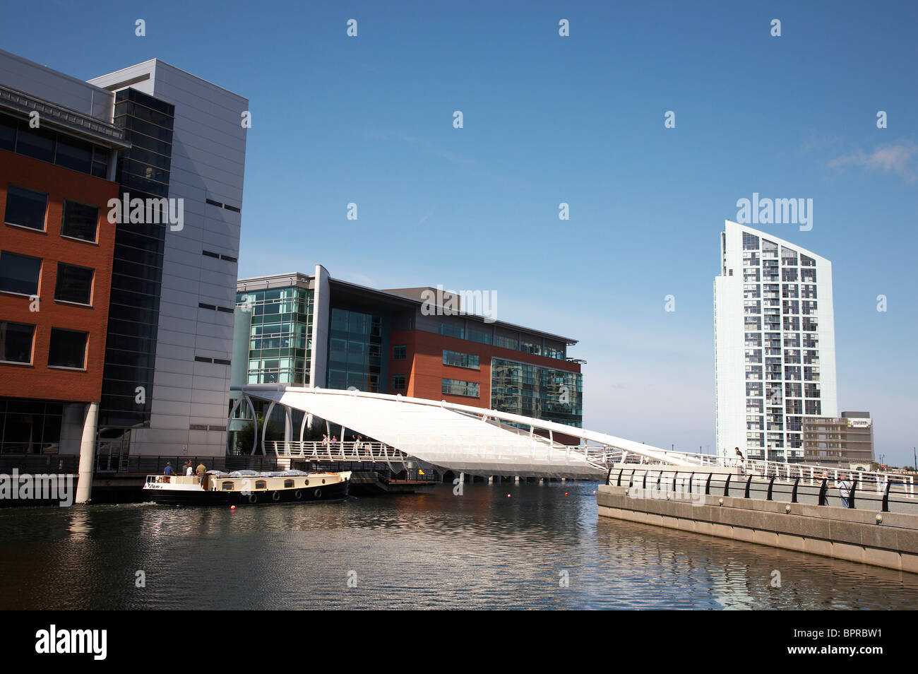 Architecture buildings modern walkbridge highrise skyscraper hi-res ...