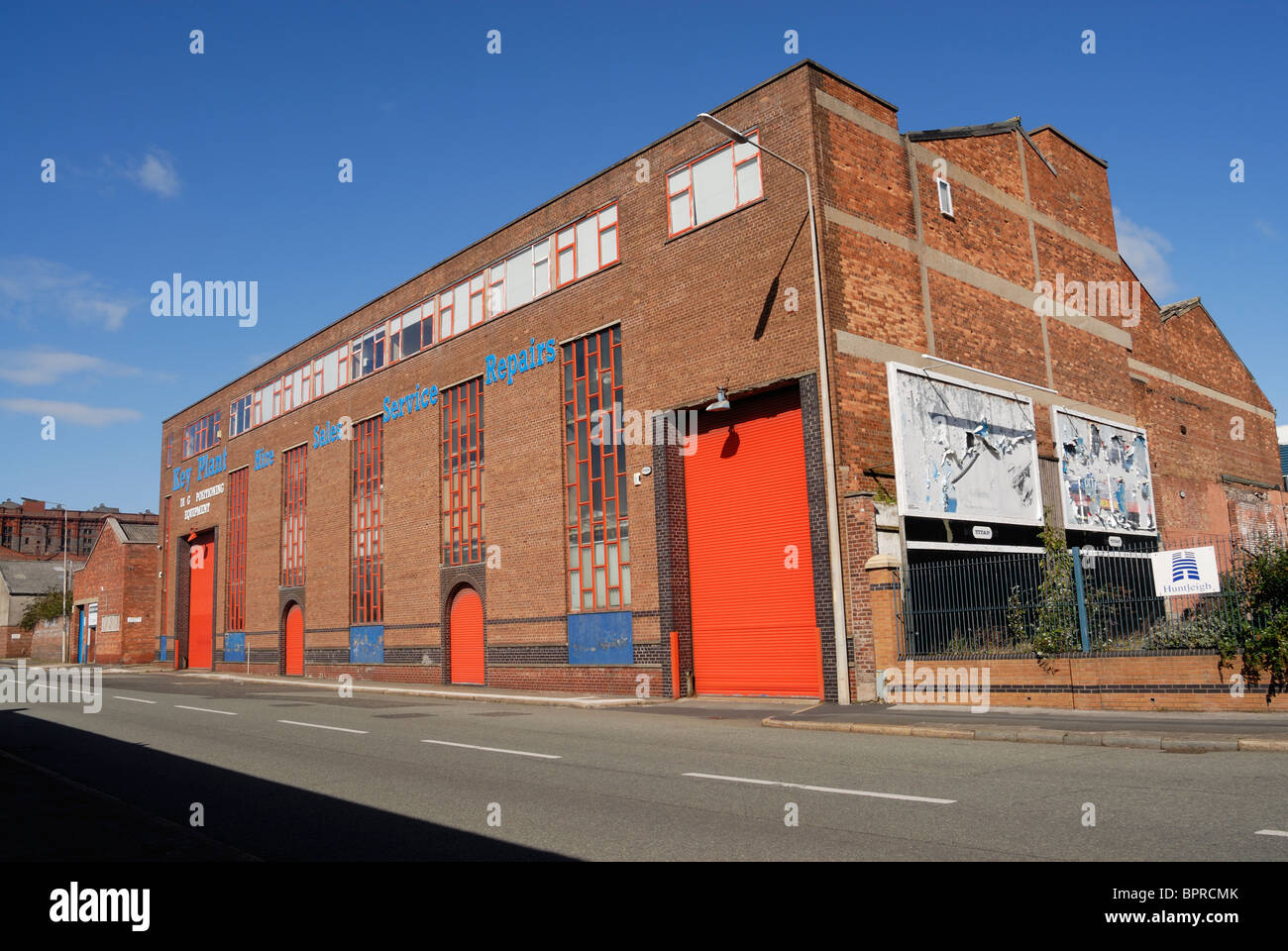 Engineering workshop on the Dock Road in Liverpool Stock Photo - Alamy