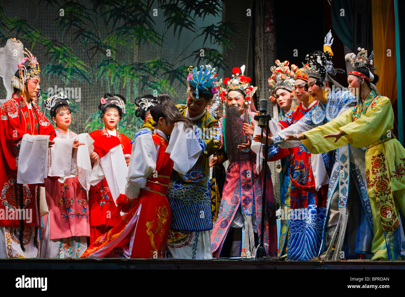 Traditional clothes hong kong hi-res stock photography and images - Alamy