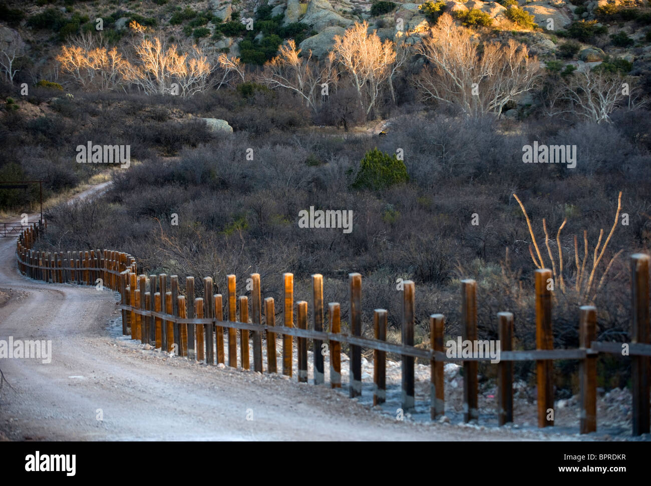 Vehicle border fence hi-res stock photography and images - Alamy