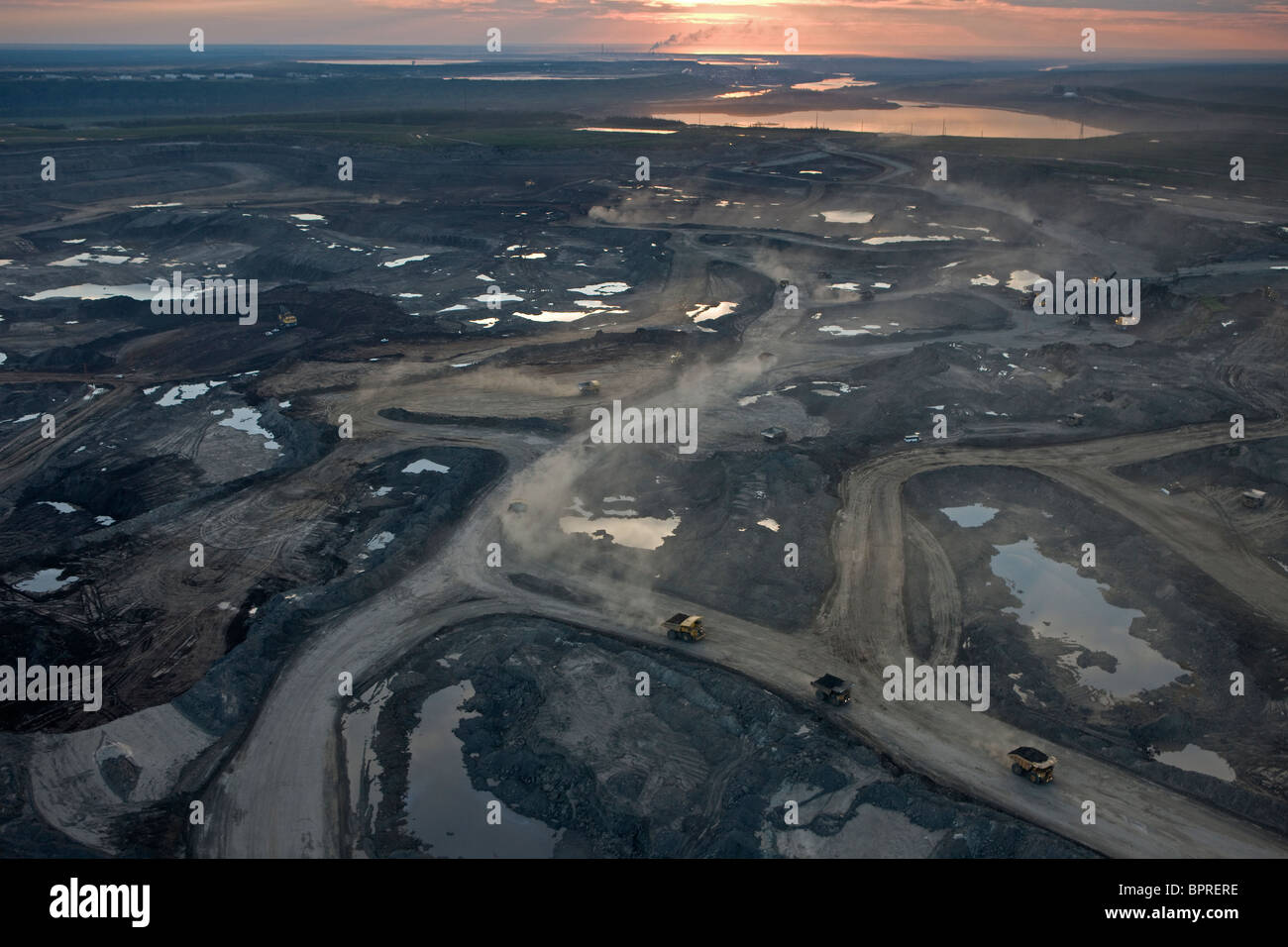 Suncor mine and upgrader Stock Photo - Alamy