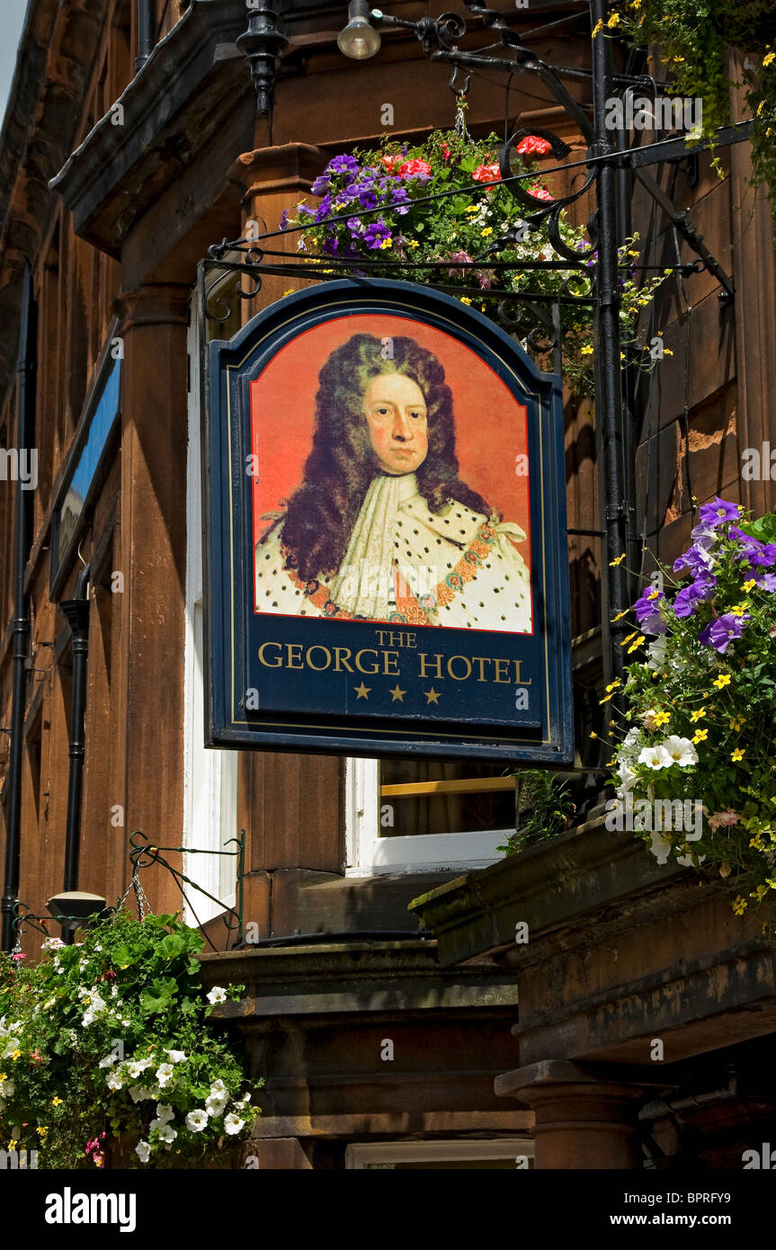 George pub sign exterior hi-res stock photography and images - Alamy