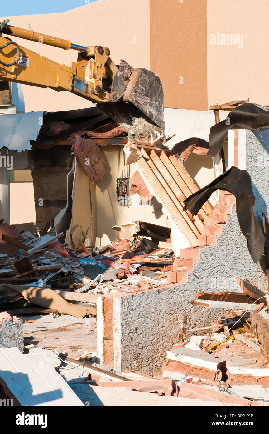 Knock down building hi-res stock photography and images - Alamy