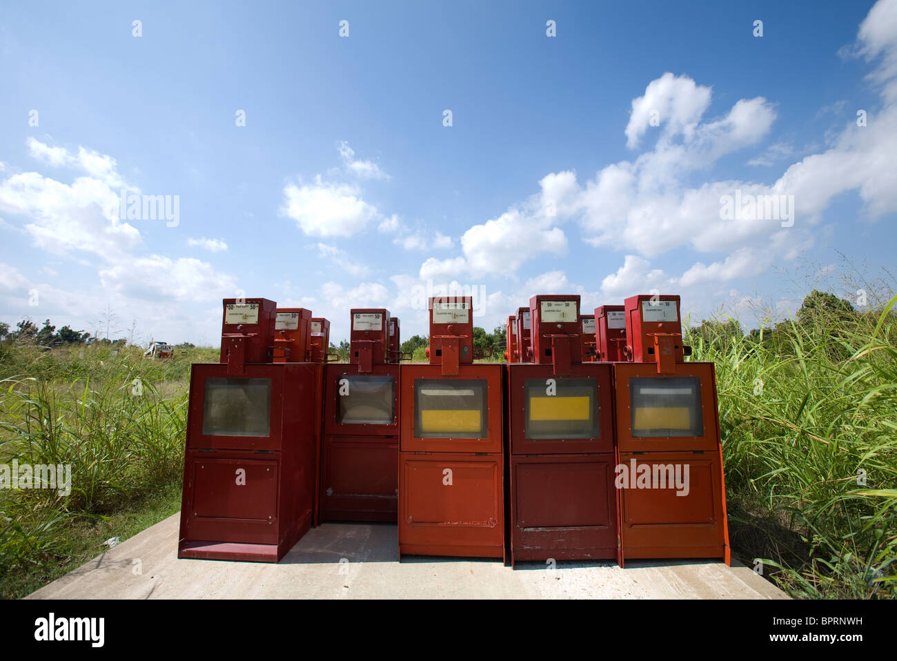 Newspaper vending boxes hi-res stock photography and images - Alamy