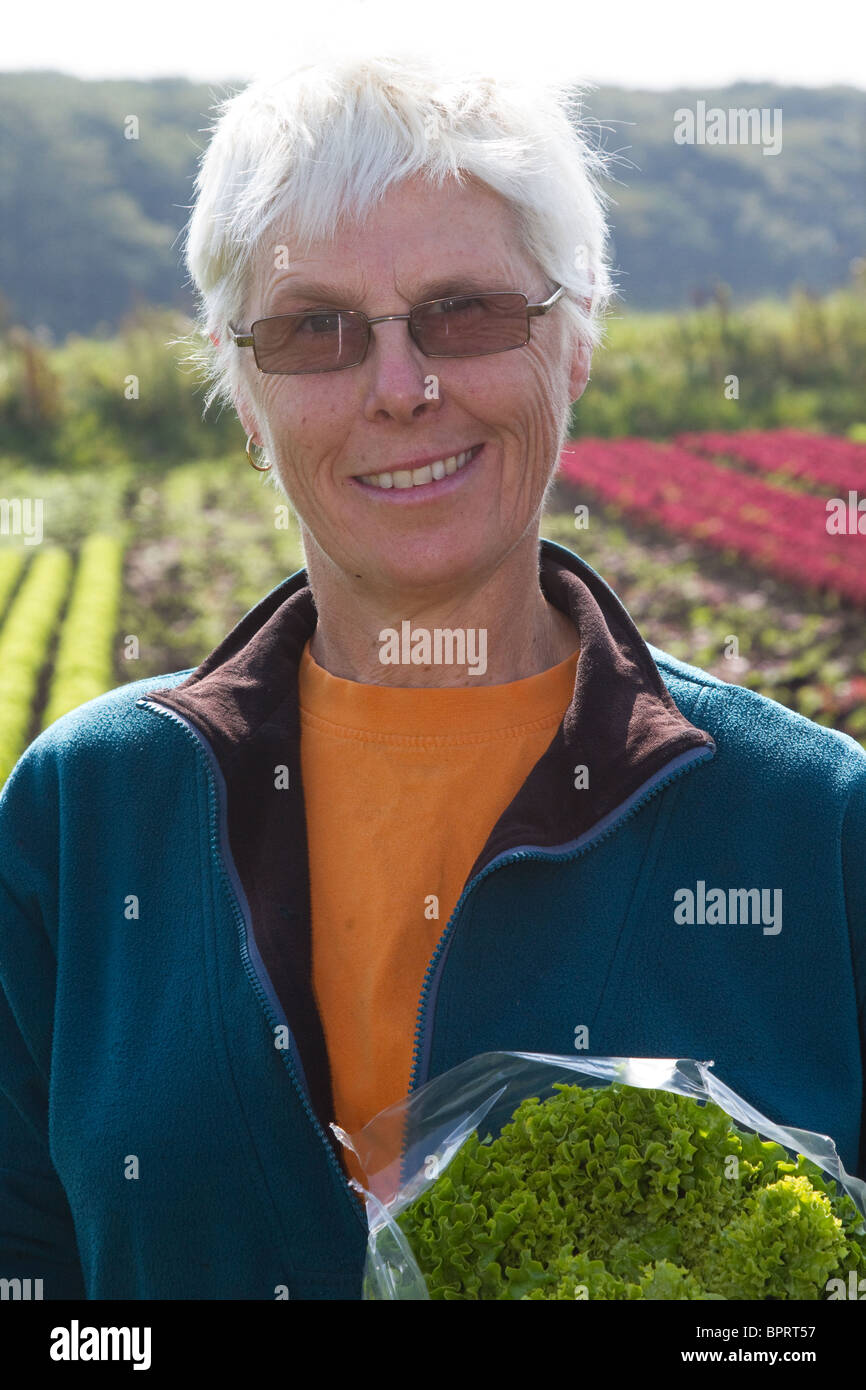 Female harvesters hi-res stock photography and images - Alamy