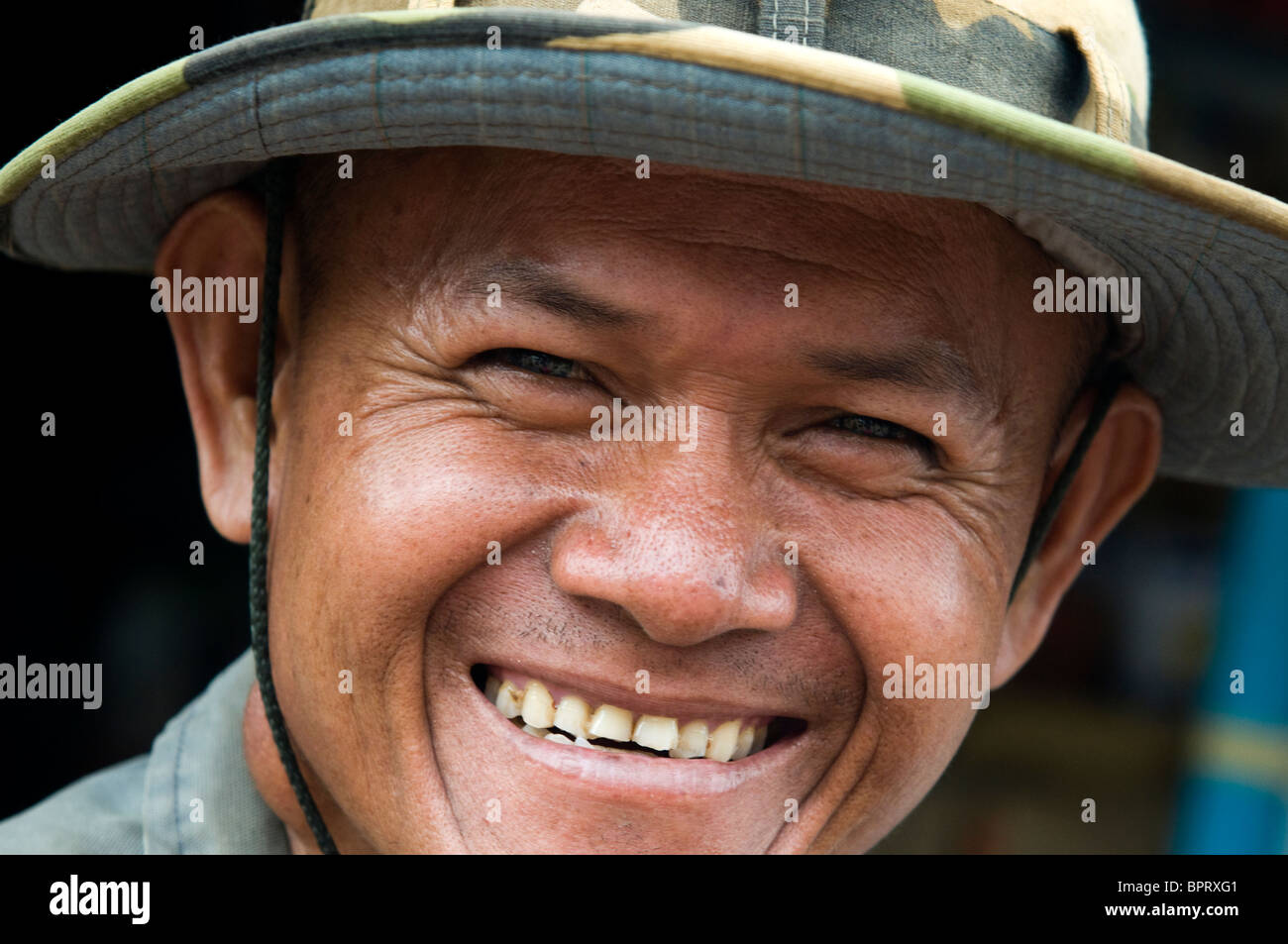 Smiling cambodian man hi-res stock photography and images - Alamy