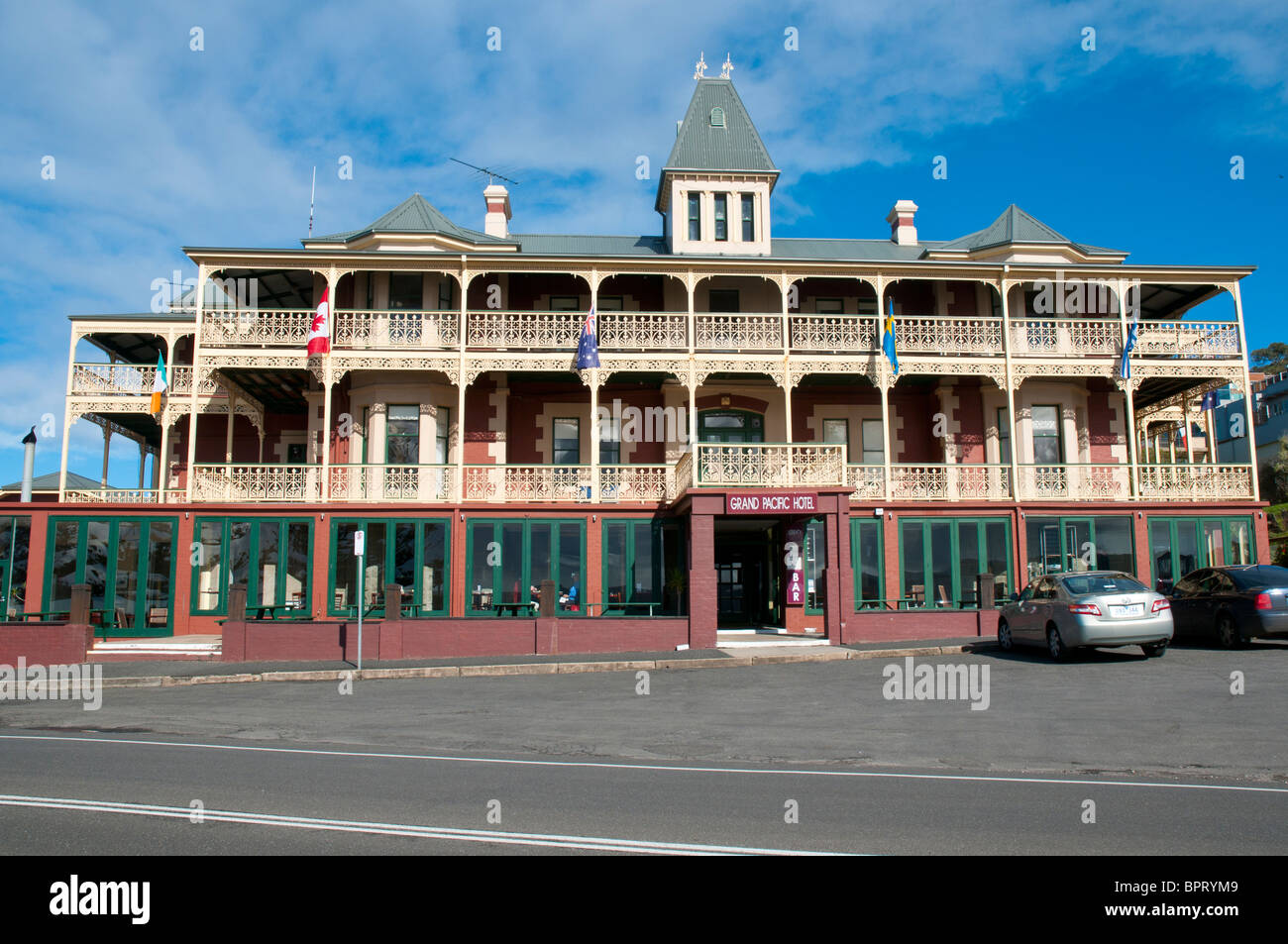 Lorne pub hi-res stock photography and images - Alamy
