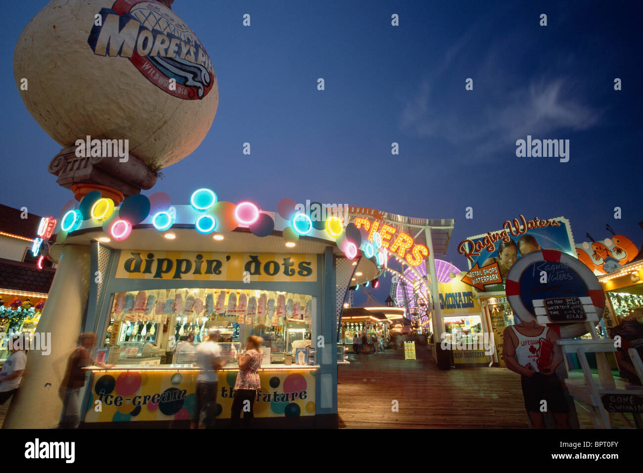 Moreys piers amusement hi-res stock photography and images - Alamy