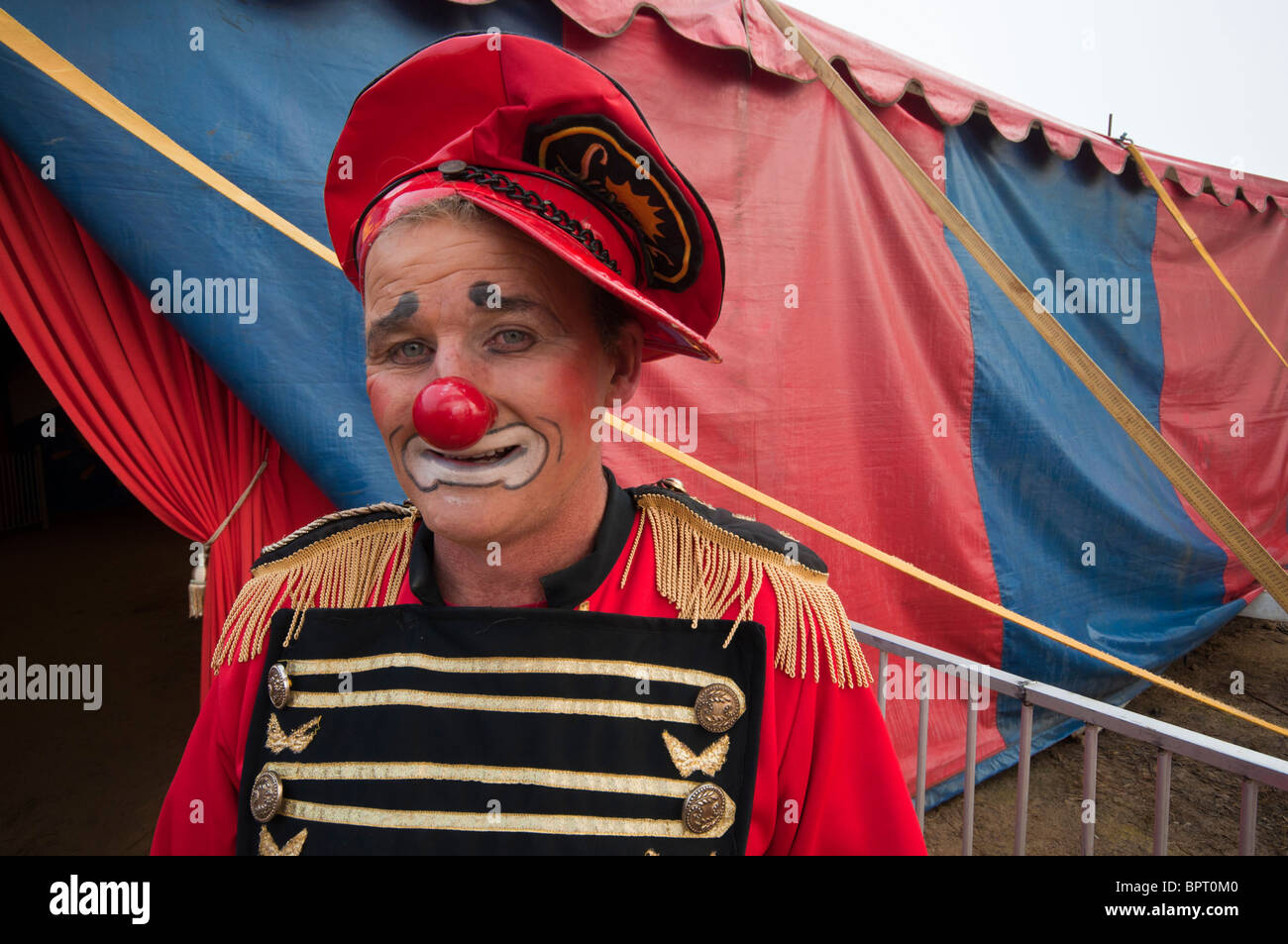 Circus clown, Gary Brophy of the Sunrise Circus Stock Photo - Alamy