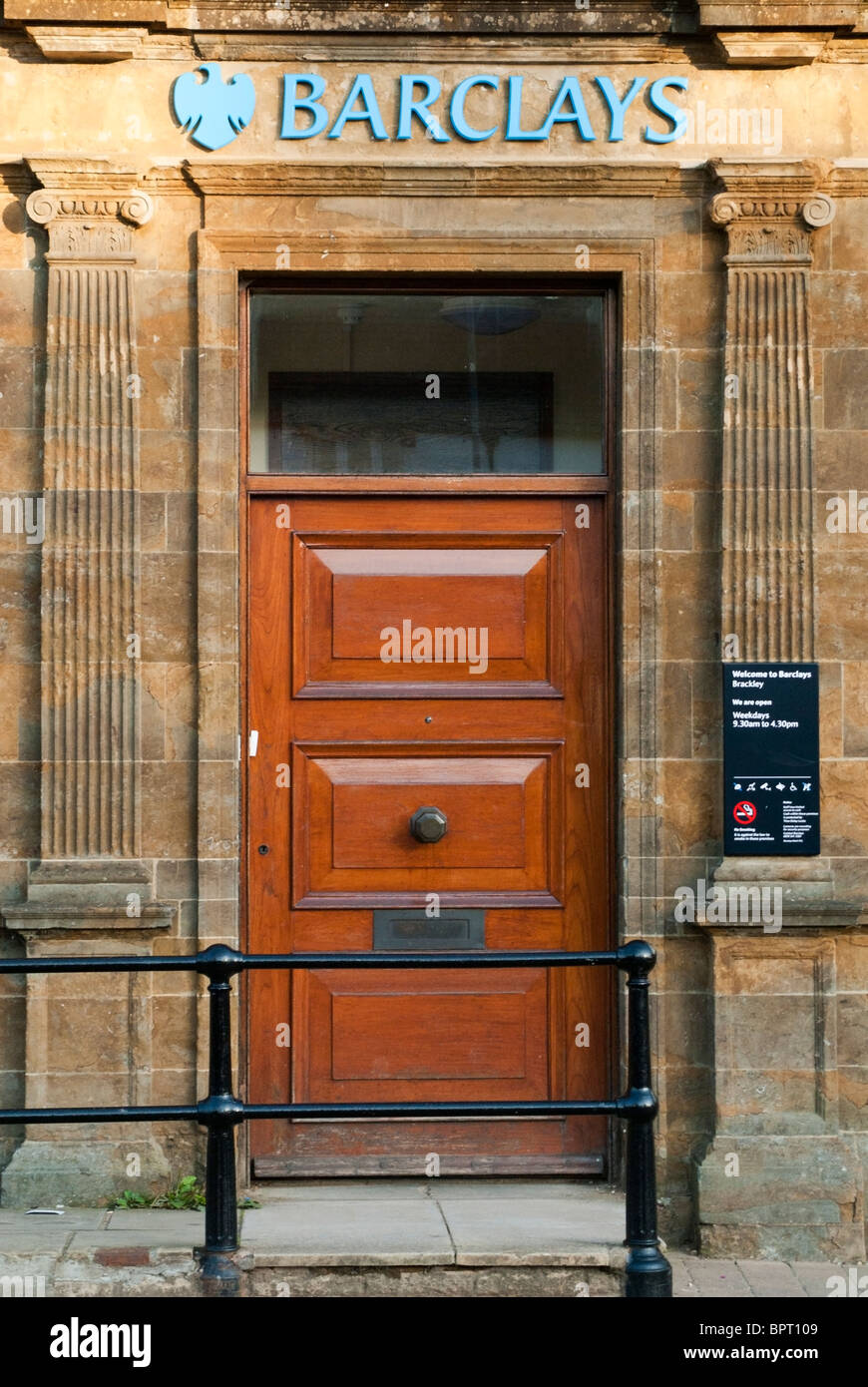 Bank door hi-res stock photography and images - Alamy