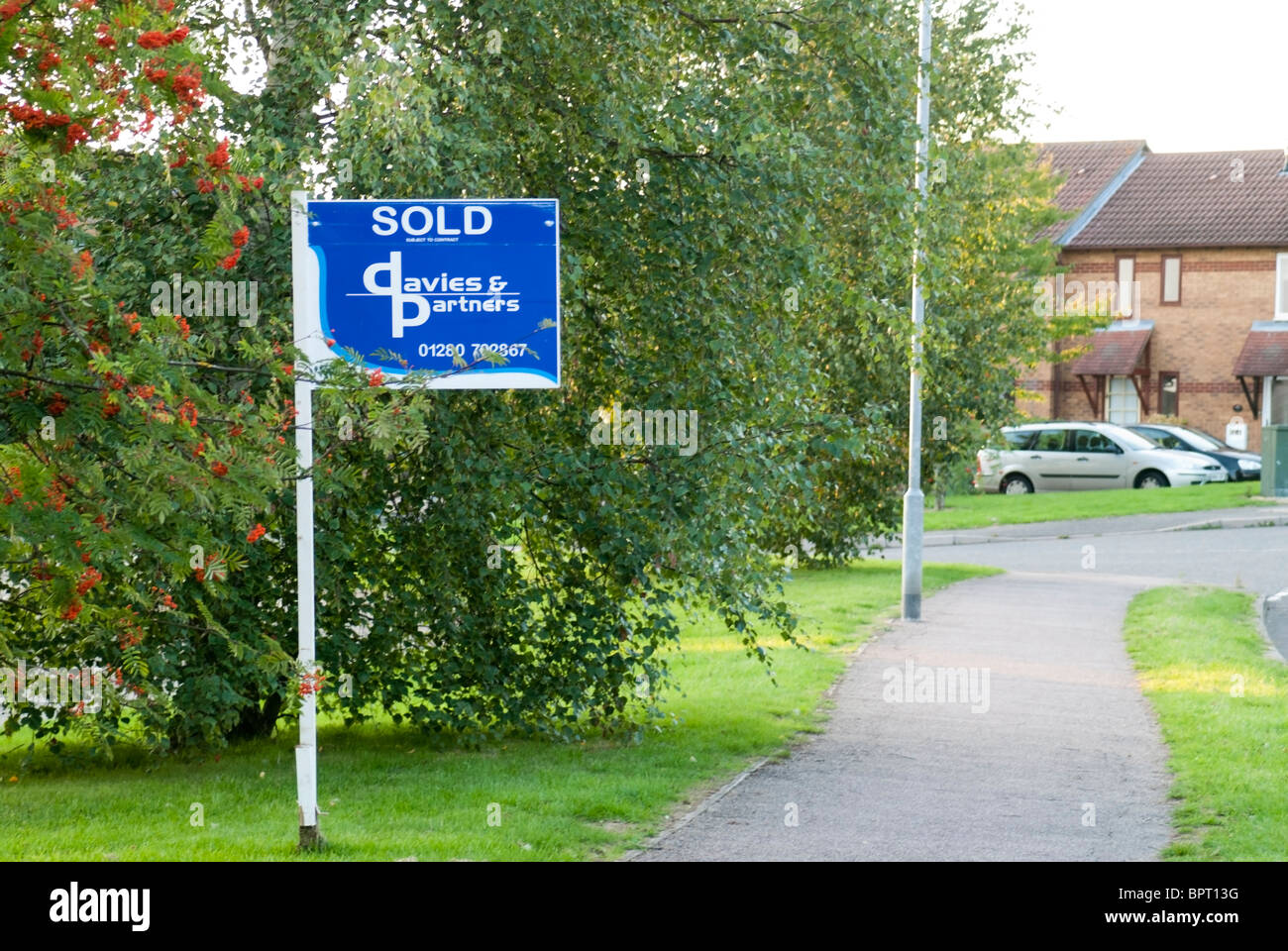 Estate Agent Sold Sign Stock Photo - Alamy
