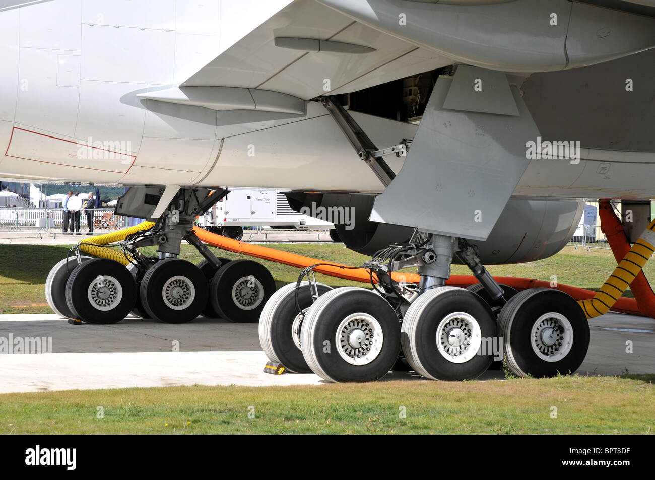 Undercarriage hi-res stock photography and images - Alamy