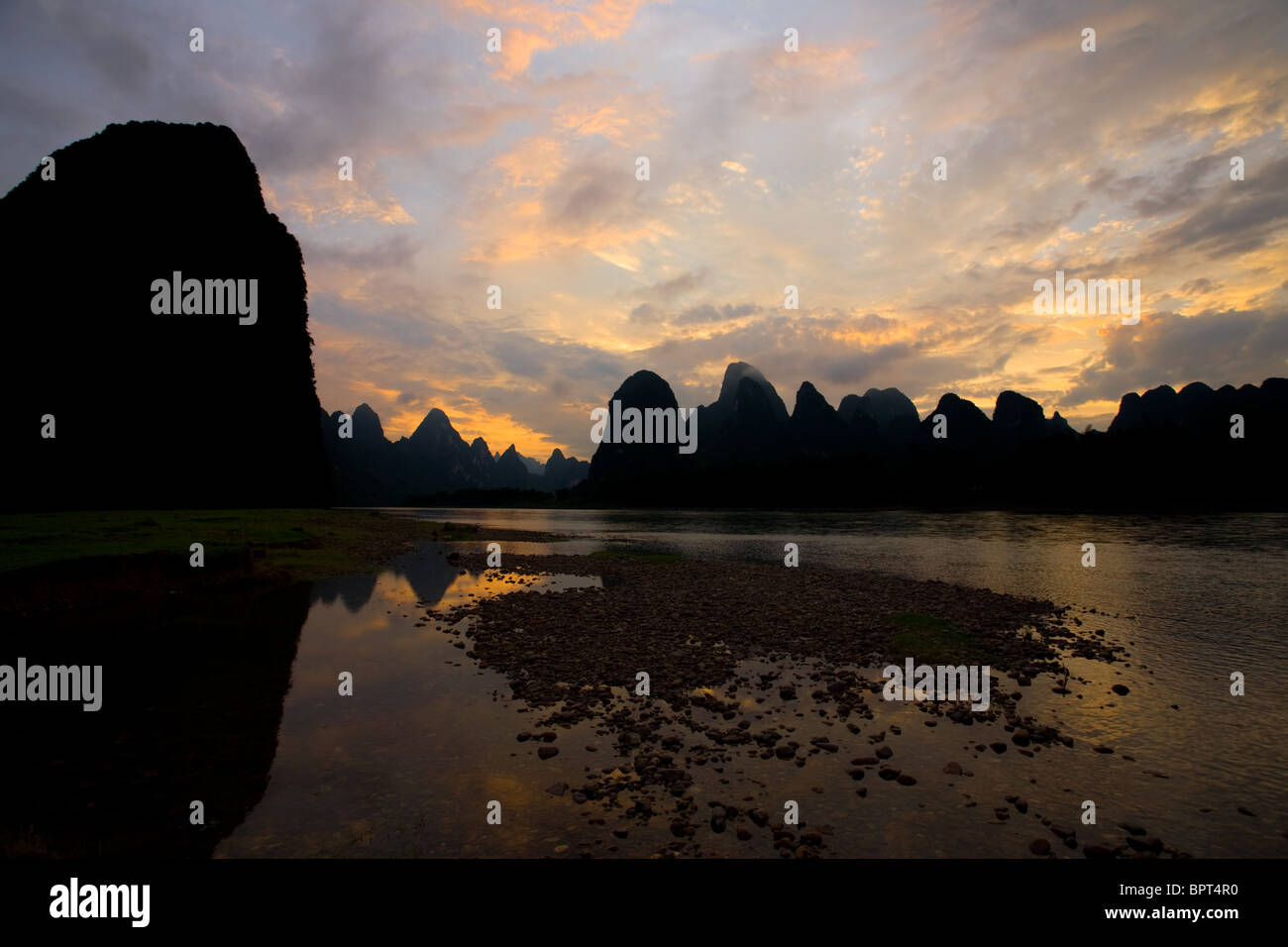 Karst scenery chinese yuan note hi-res stock photography and images - Alamy