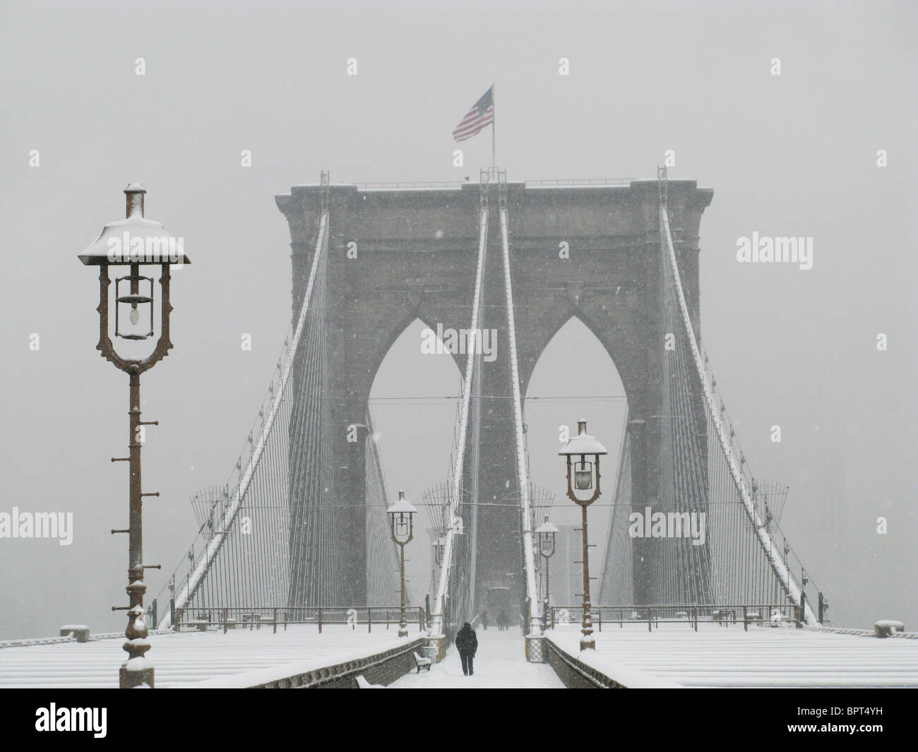Brooklyn Bridge snow storm Stock Photo - Alamy