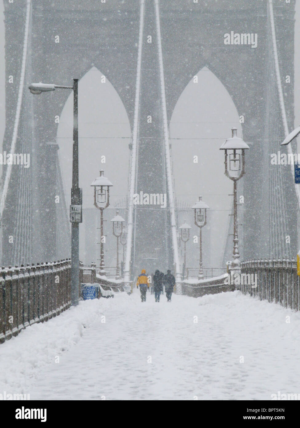 Brooklyn Bridge snow storm Stock Photo - Alamy