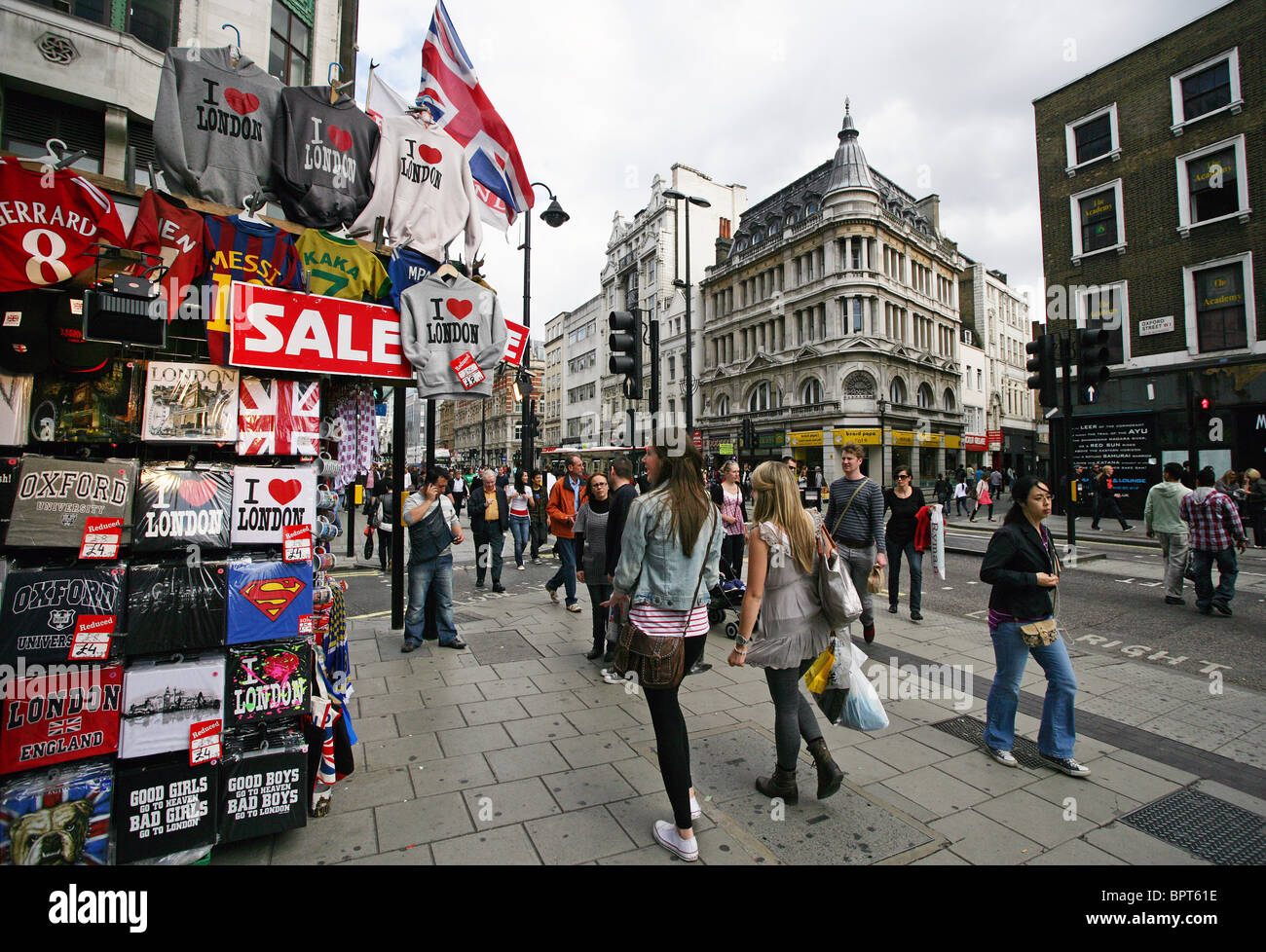 Busy oxford street london hi-res stock photography and images - Alamy
