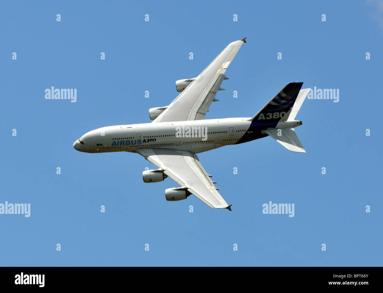 An airbus a380 airliner flight hi-res stock photography and images - Alamy