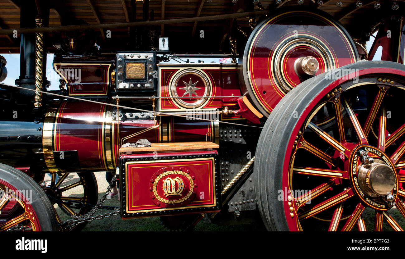 Showmans Traction Engine 'Dolphin' at the Great Dorset steam fair 2010 ...