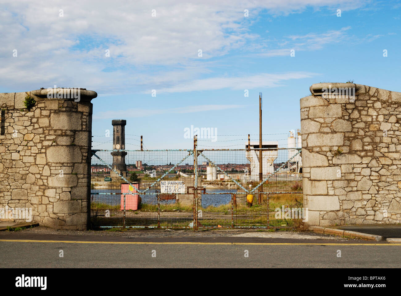 Regent road liverpool docks hi-res stock photography and images - Alamy