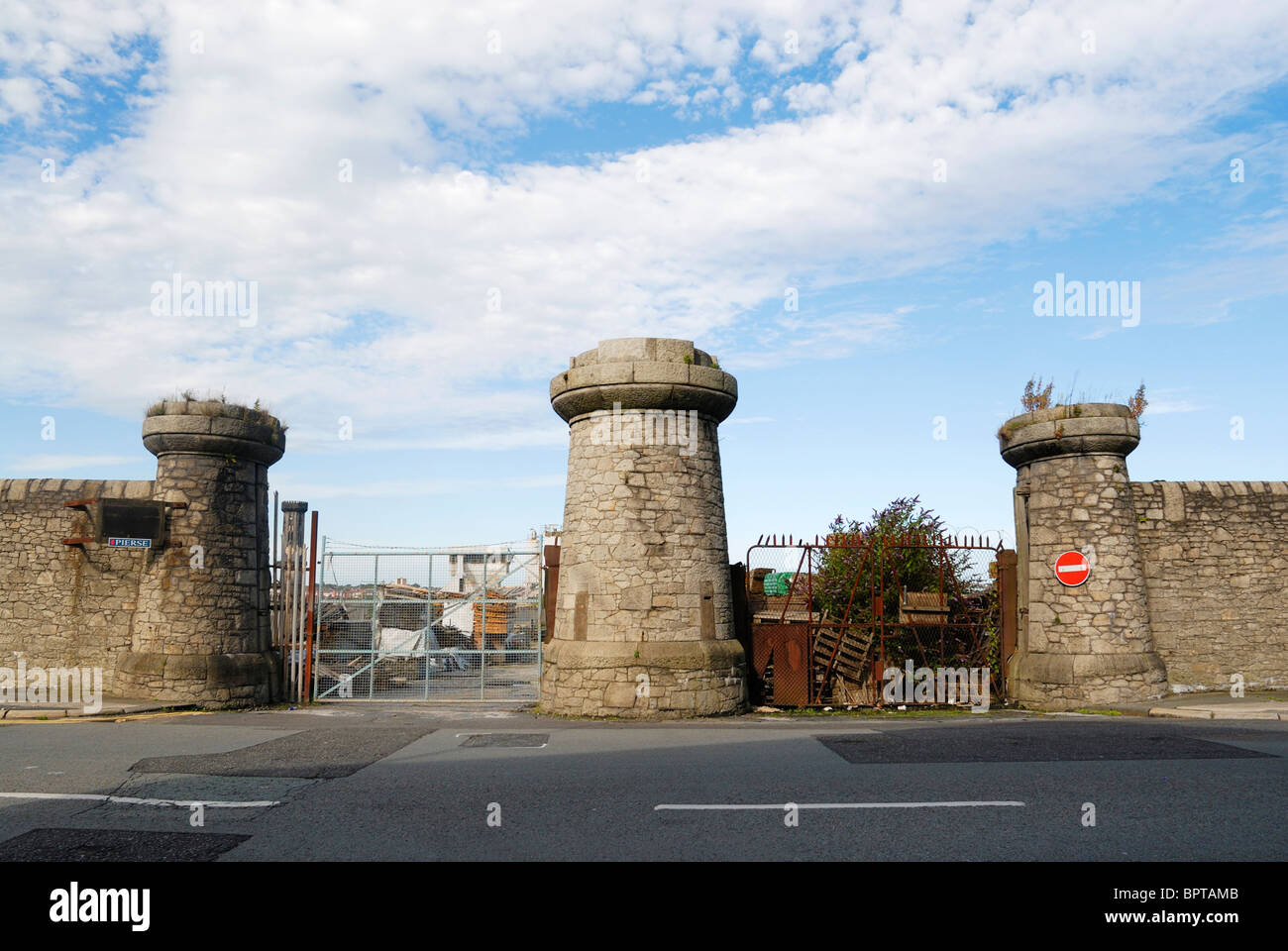 Regent road liverpool docks hi-res stock photography and images - Alamy