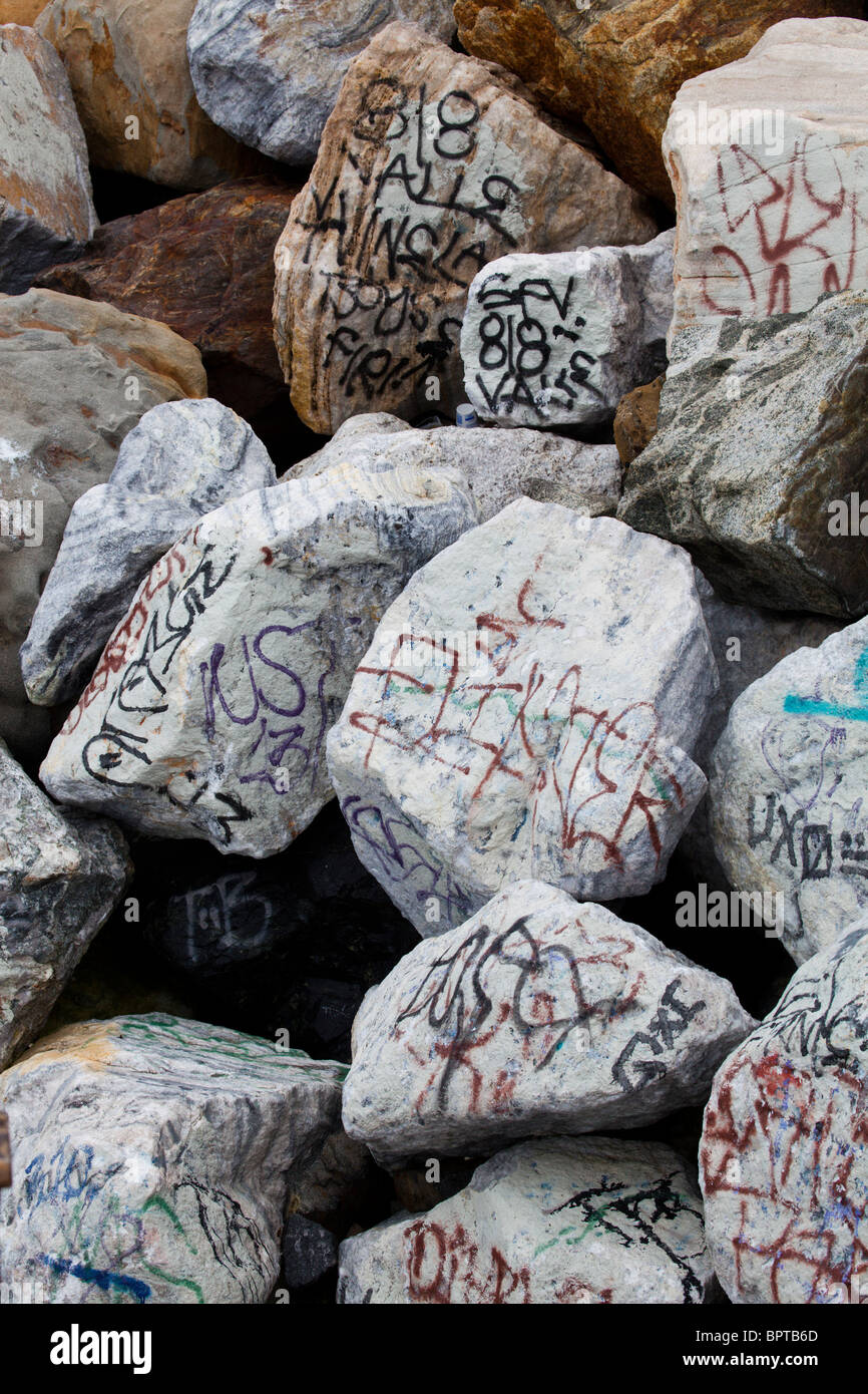 Graffiti on rocks hi-res stock photography and images - Alamy