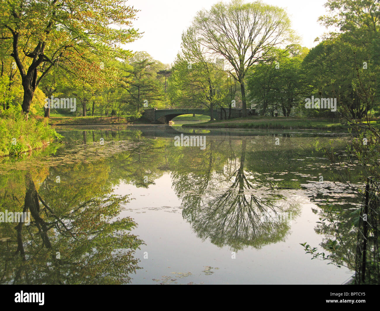Lullwater bridge prospect park brooklyn hi-res stock photography and ...