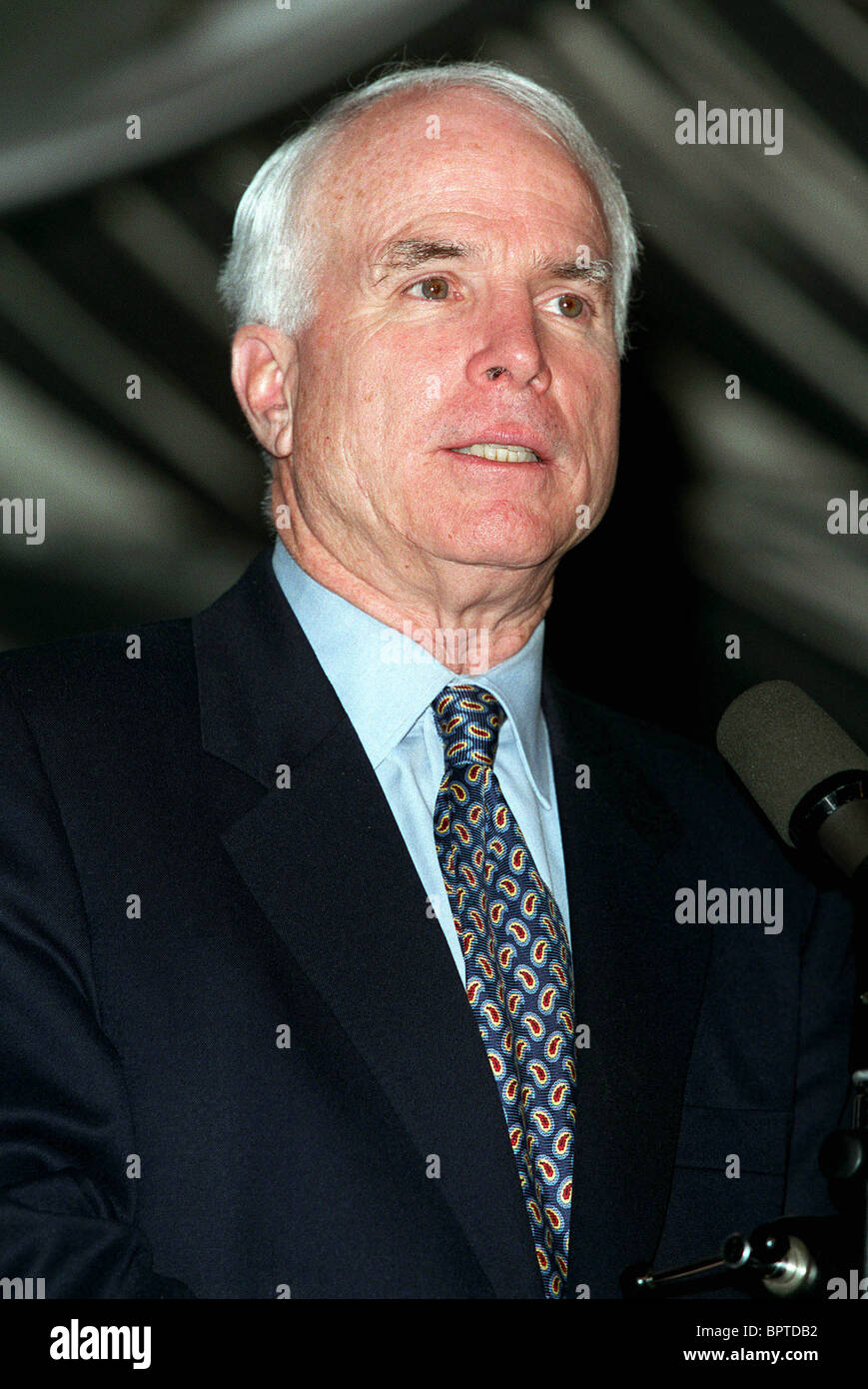 JOHN MCCAIN 2000 US PRESIDENTIAL CANDIDATE 22 February 2000 Stock Photo ...