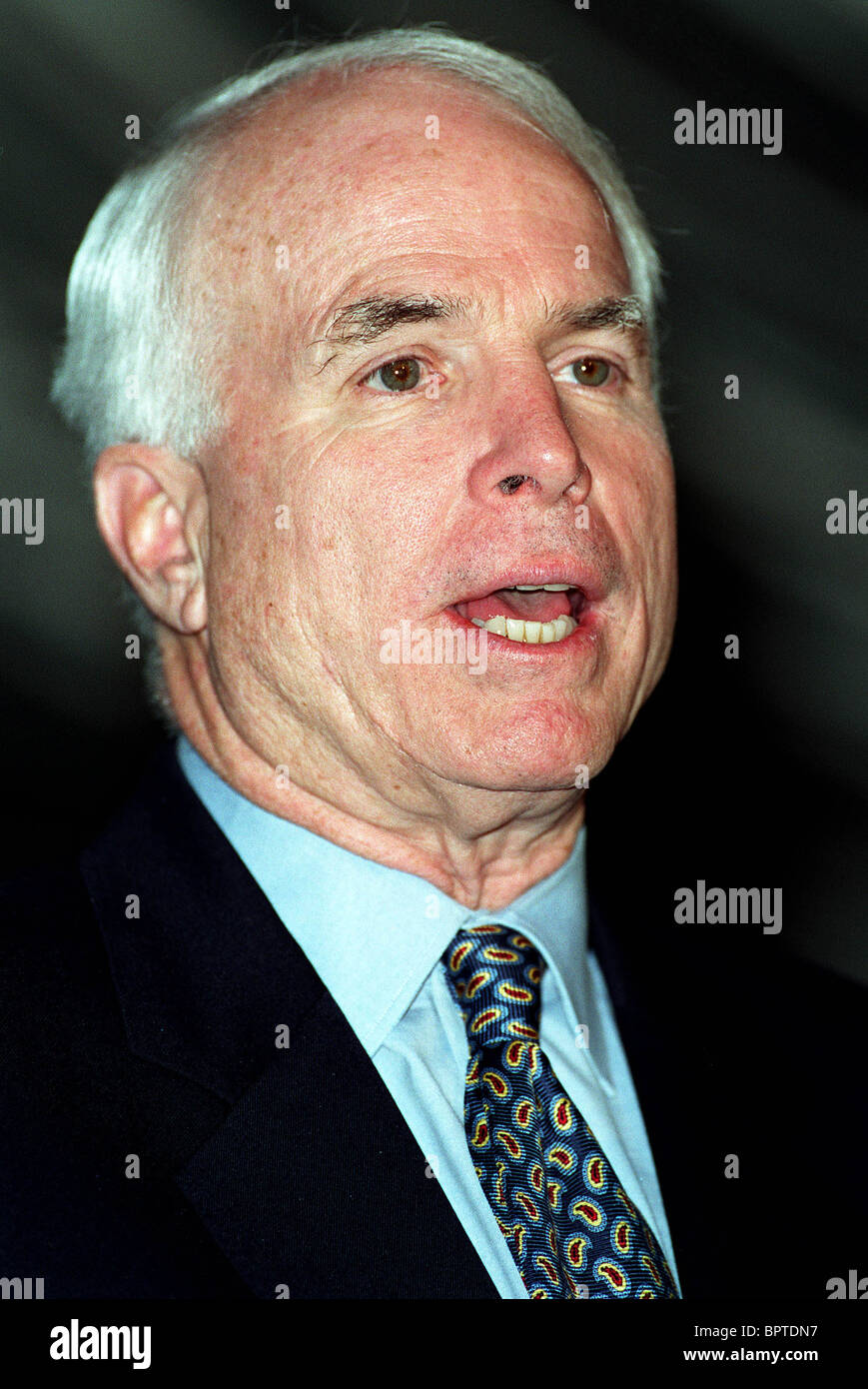 JOHN MCCAIN 2000 US PRESIDENTIAL CANDIDATE 22 February 2000 Stock Photo ...